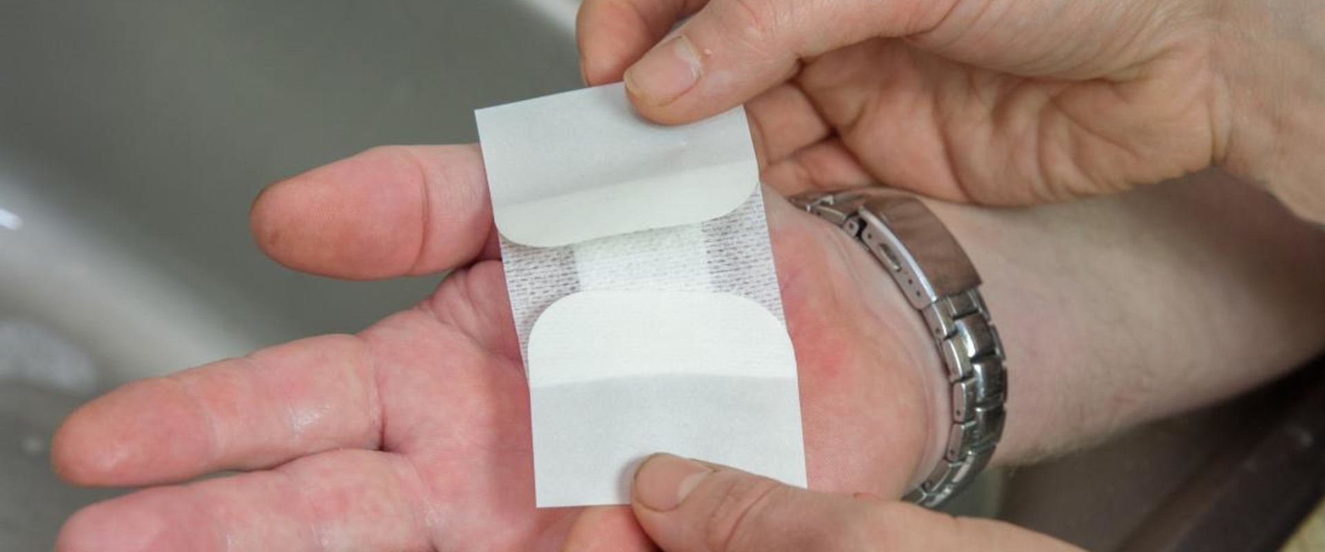 Understanding Purulent Drainage: Causes, Symptoms, and Treatment